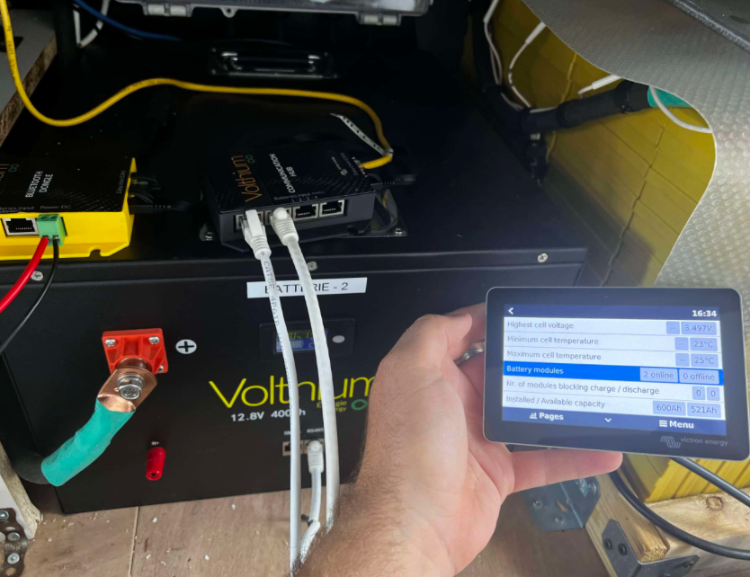 Volthium - Bluetooth Dongle + Communication Hub (Victron VE.CAN) Combo ...